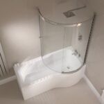 Embracing Elegance: The Charm of a Corner Bathtub Shower - LanZhome